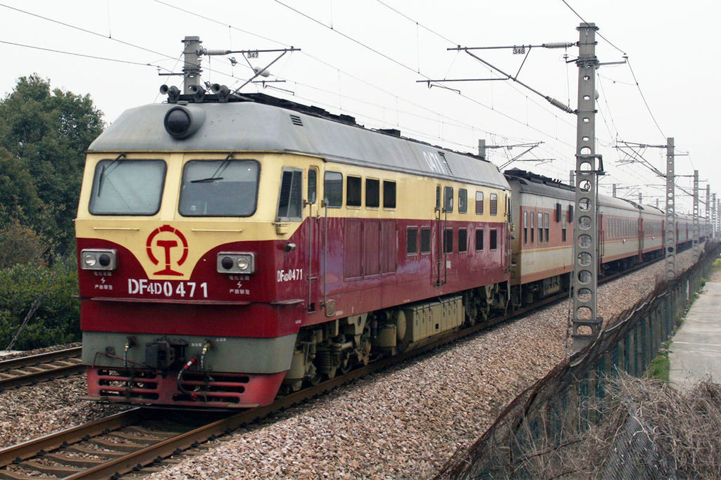 DF4D型内燃机车_360百科