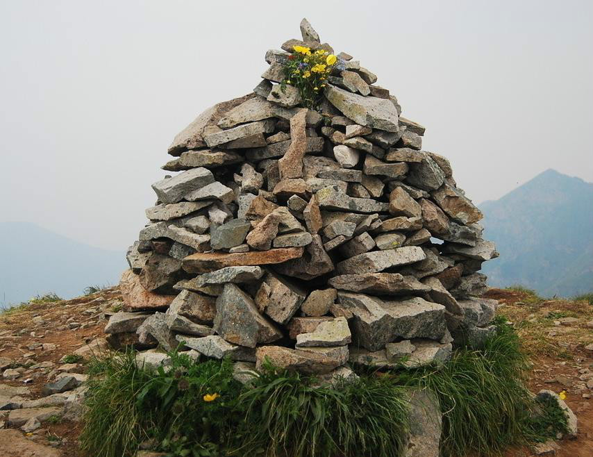 玛尼石堆_360百科